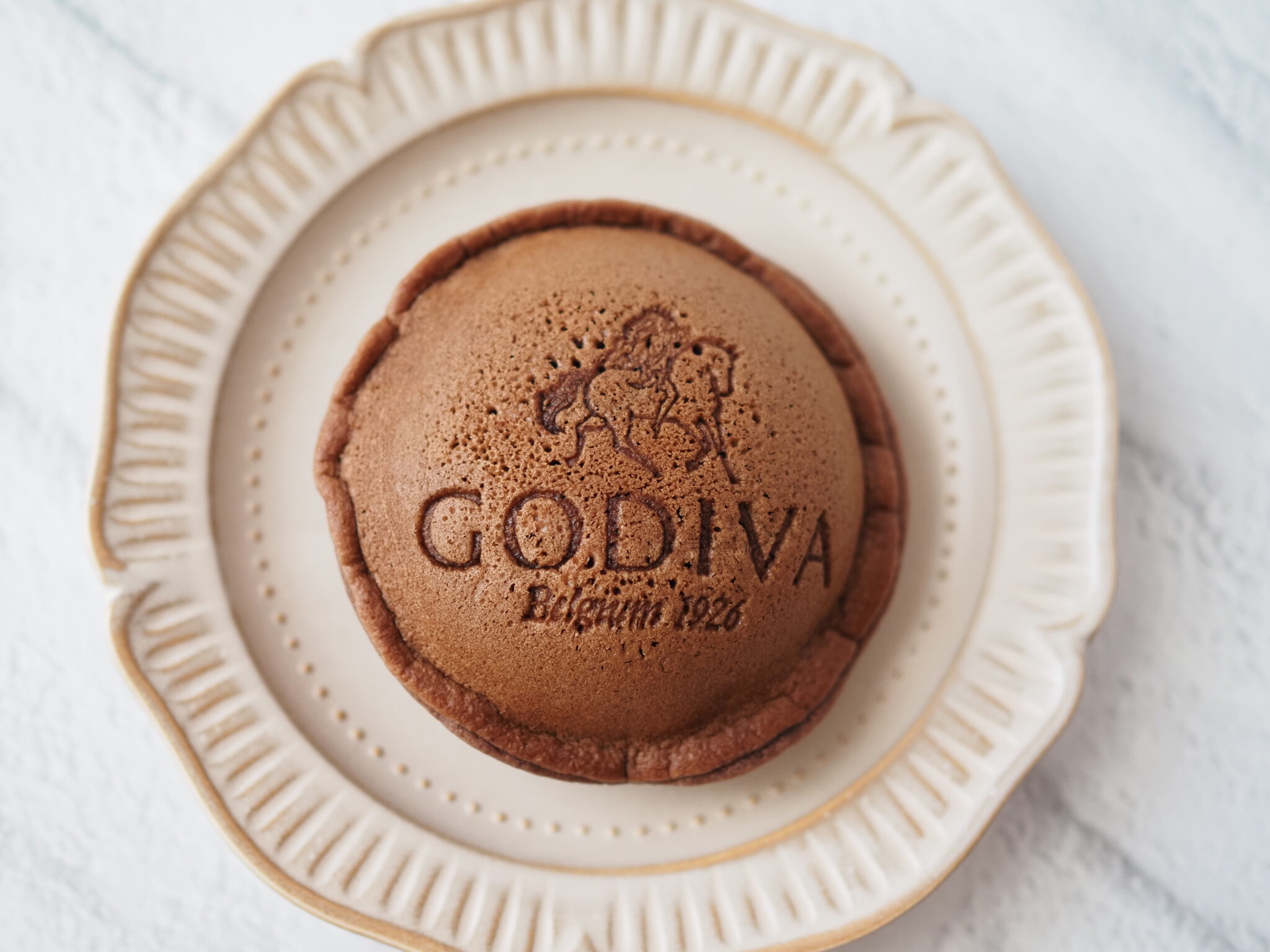 濃厚チョコ&もちもち食感の組み合わせ！ローソン「Uchi Café×GODIVA どらもっち ドゥーブルショコラ」